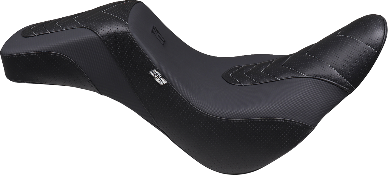 0801-1669 - MUSTANG Signature Series Squareback™ Seat - Gripper Vinyl ...